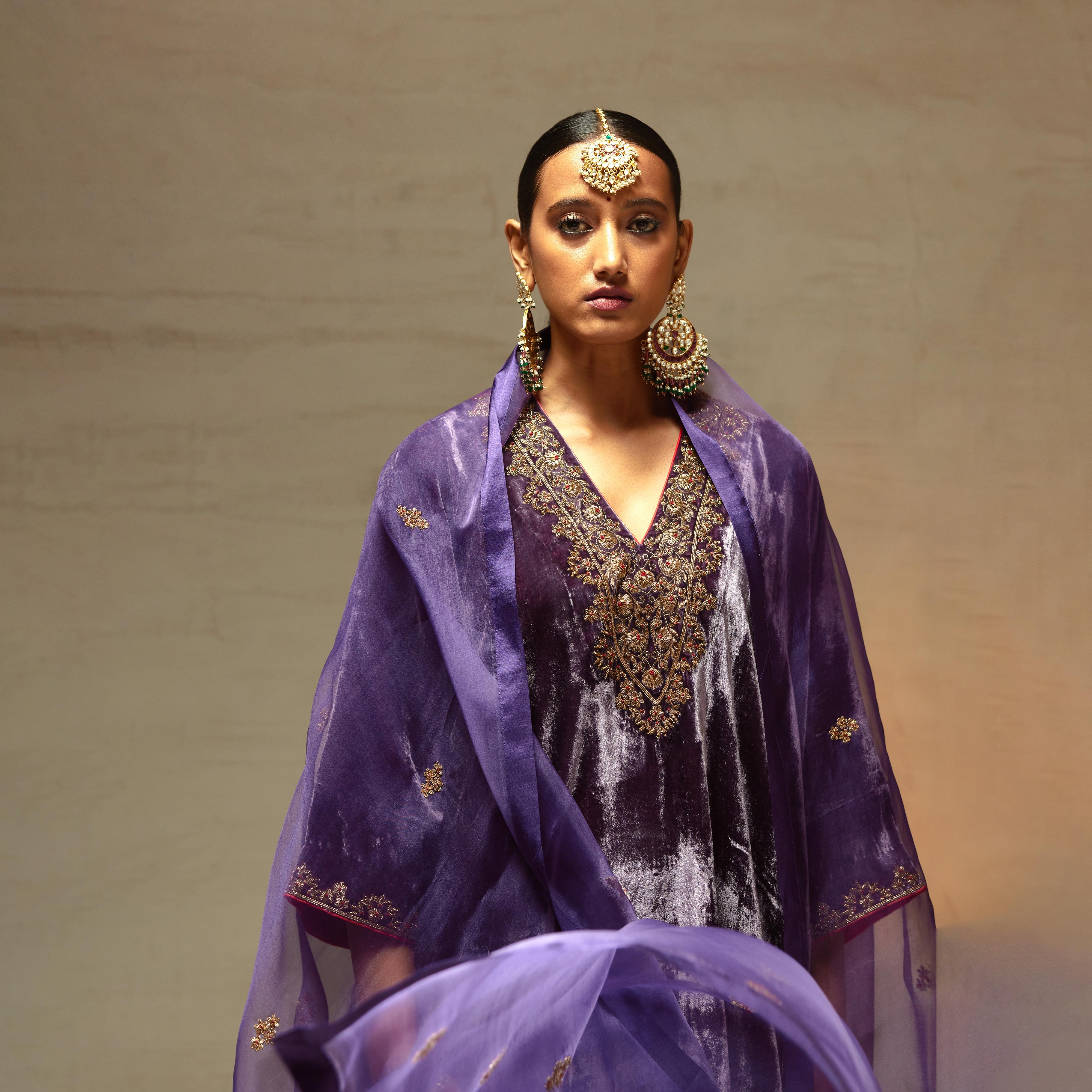 HAND EMBROIDERED DUPATTA – BRIH