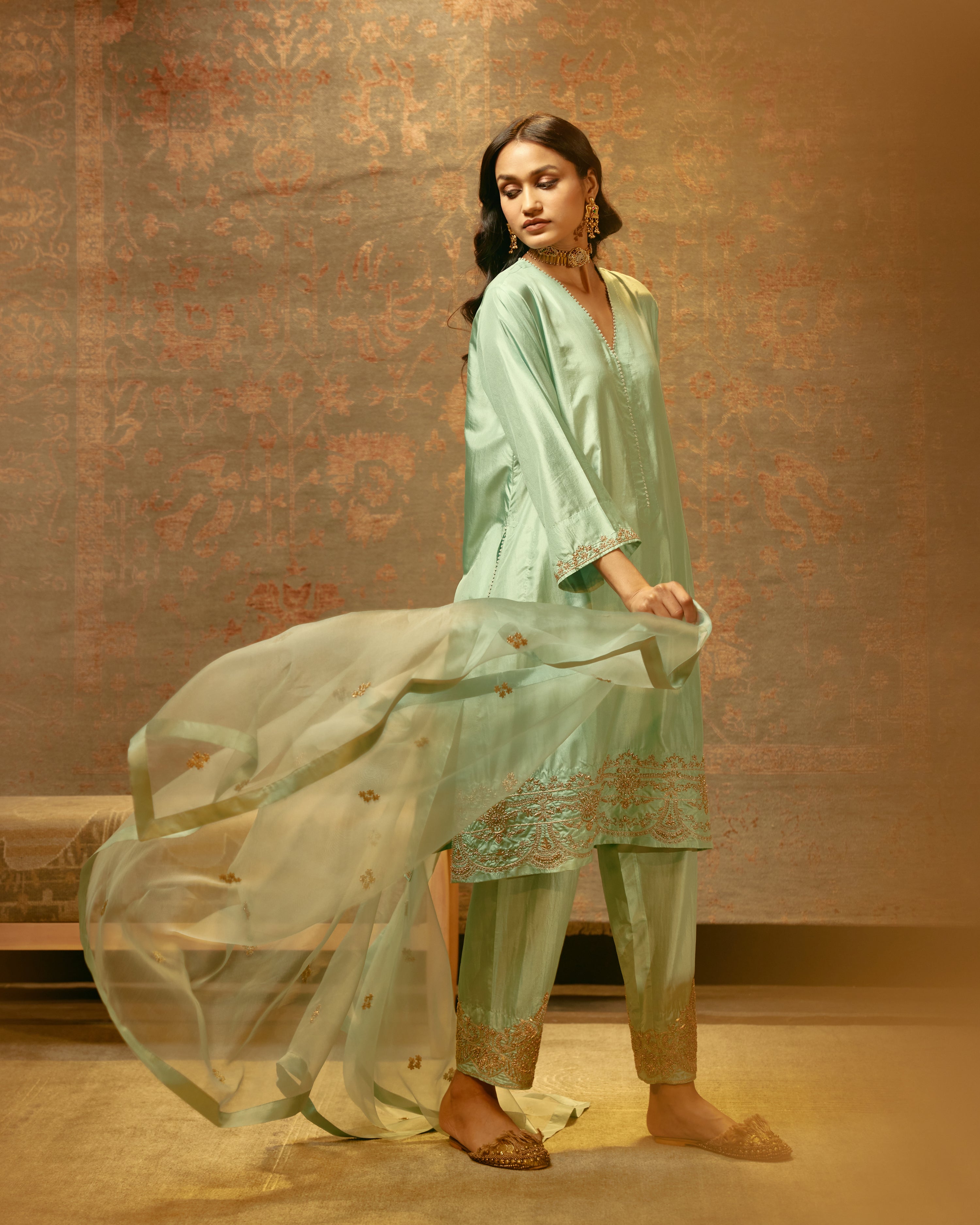 HAND EMBROIDERED DUPATTA- VIRGIN – BRIH