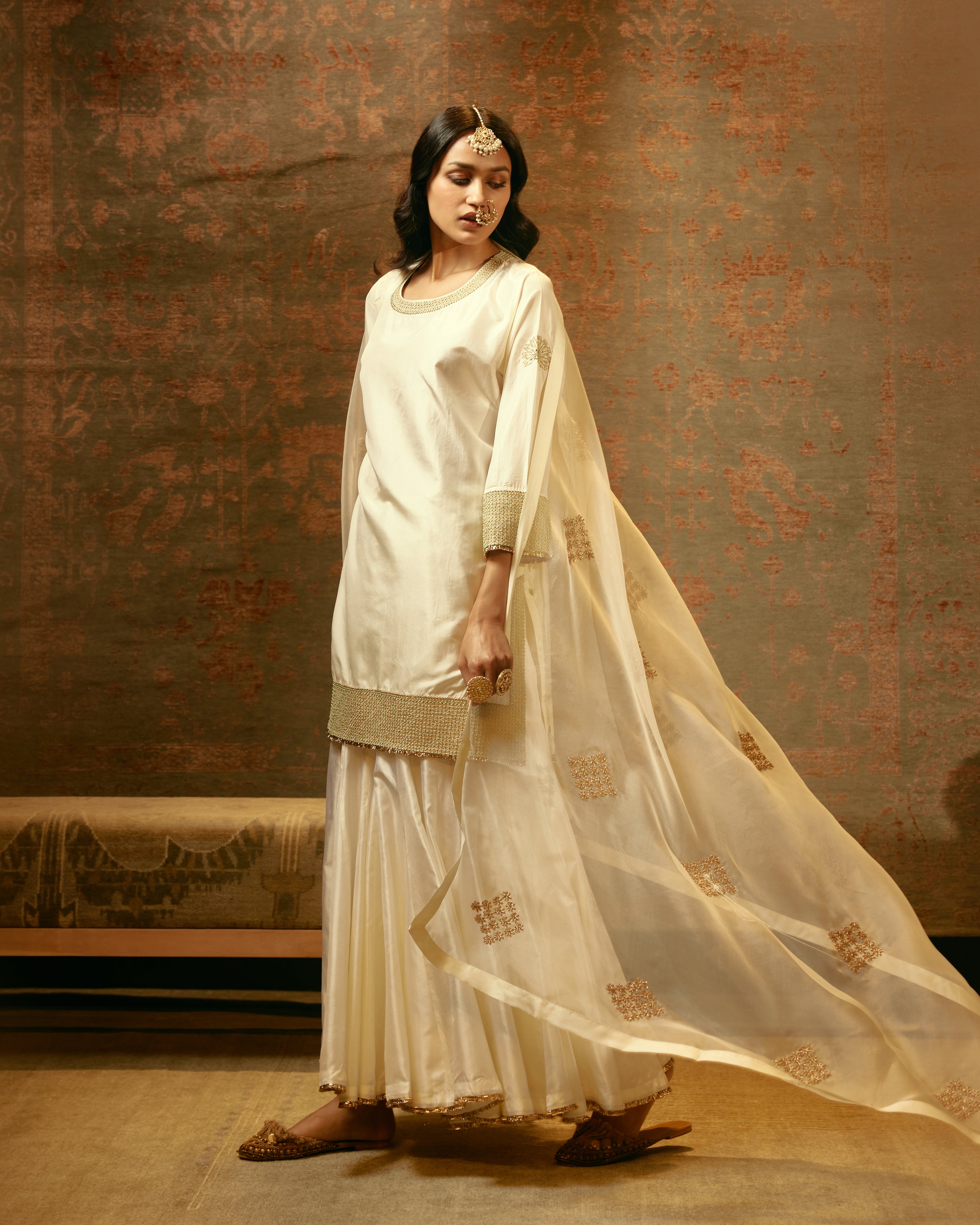 HAND EMBROIDERED DUPATTA- IVORY – BRIH